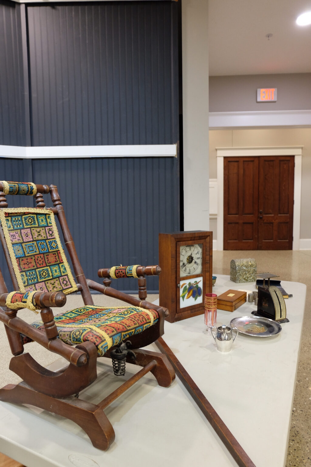 Running Newark's Apple Tree Auction Center is a family affair - The ...